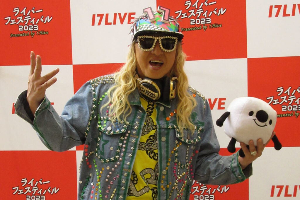 【爆笑】DJ KOO 事務所の車と間違えて見ず知らずの人の車に乗り込んでしまうwwwwww | GEINOU-芸能アンテナ速報